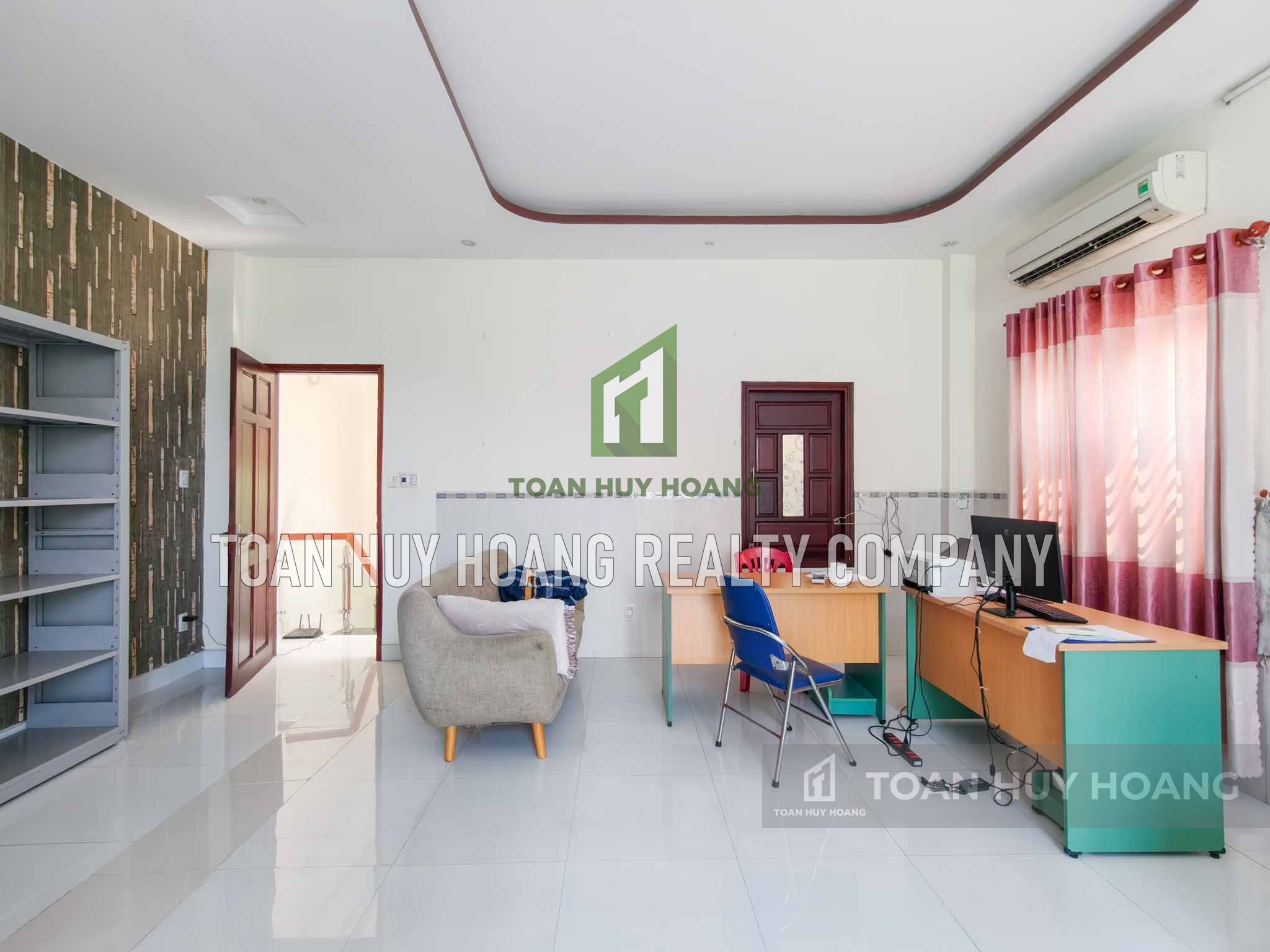 3 storey House for Rent on My Da Dong Street - D195